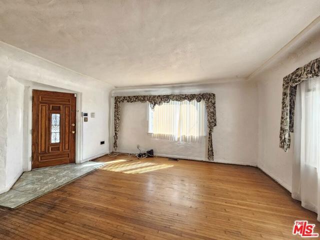 533 W 95th Street
