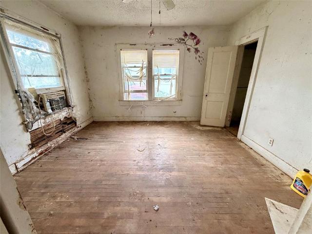533 W Wood Street