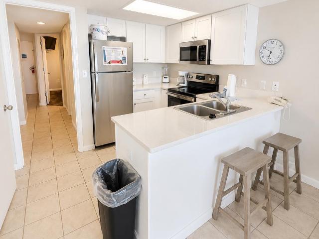 533 W Beach Boulevard 904