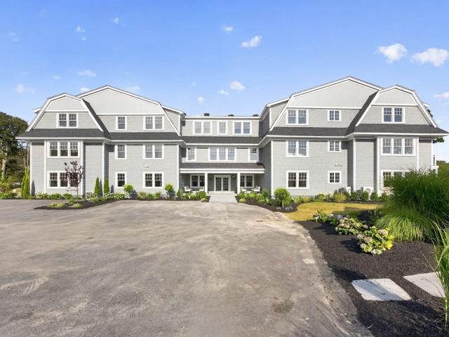 533 Woods Hole Road UNIT E101
