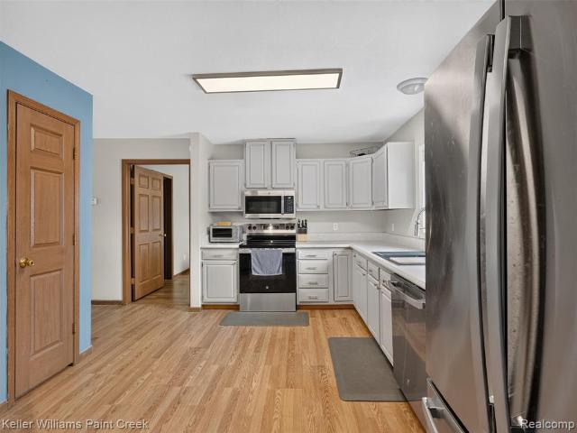 533 White Road