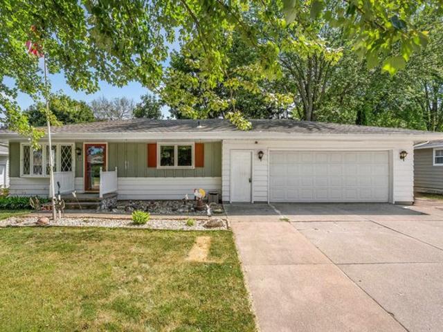 533 Wildwood Dr, Kaukauna, WI 54130