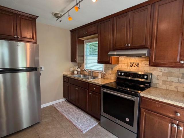 533 Village Dr