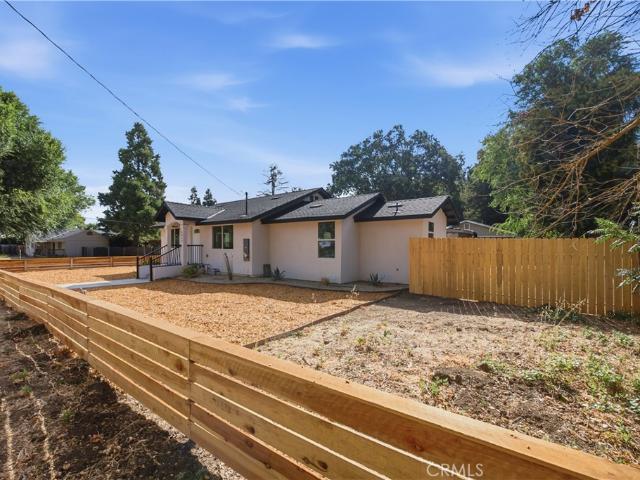 5345 Capistrano