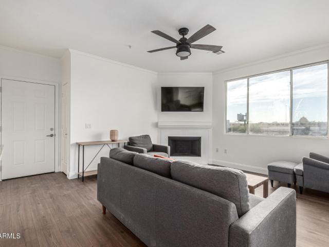 5345 e van buren street # 335