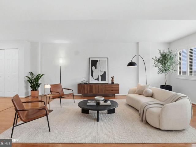 5340 Holmes Run Pkwy, Unit 904, Alexandria, VA 22304 | MLS #VAAX2063