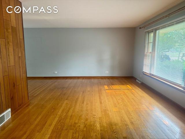 5341 Grand Ave, Downers Grove, IL