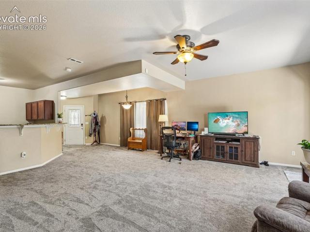 5342 Canadian Rose View