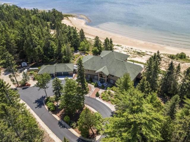 5343 Michibay Dr, Manistique, MI 49854