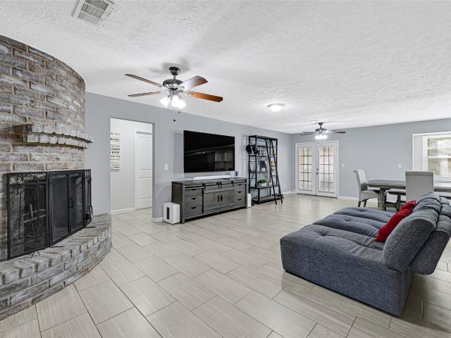5343 Royal Parkway