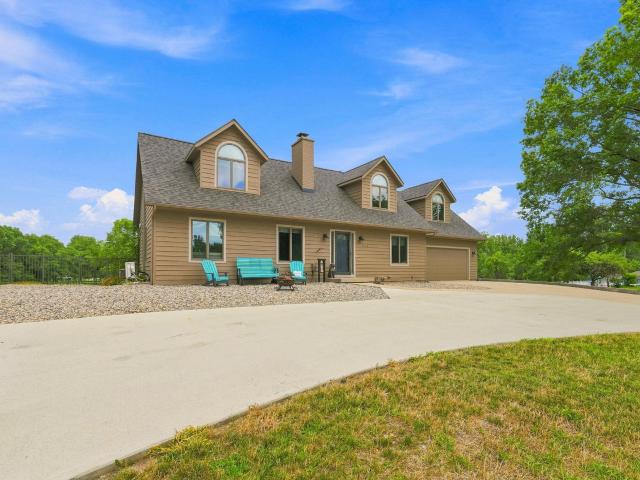 534 Crestlane Drive