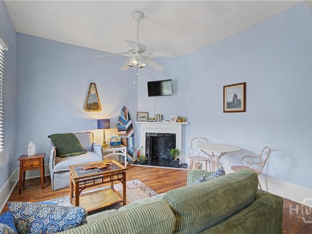 534 E Gordon Ln, Savannah, GA 31401 | MLS #SA360818