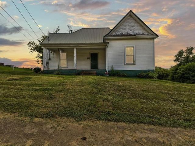 534 E Locust St, Mount Sterling, KY 40353