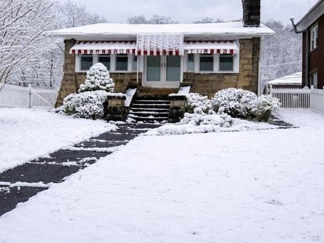534 Elm St, Williamson, WV 25661