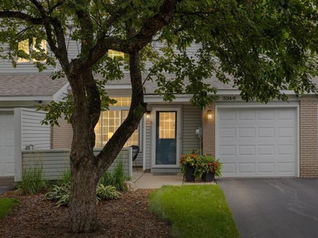 534 Lovell Ave Apt 6, Roseville, MN 55113