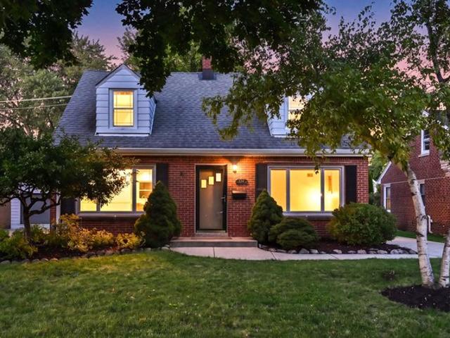534 N 105th St, Wauwatosa, WI 53226