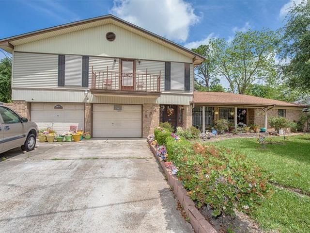 534 N Vionett Ln, Texas City, TX 77591