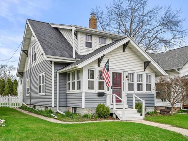 534 S 3rd Ave, West Bend, WI 53095