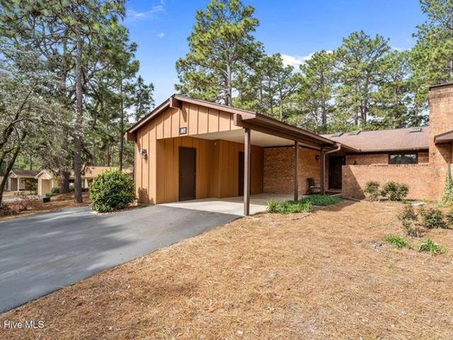 534 Sandalwood Dr, Southern Pines, NC 28387