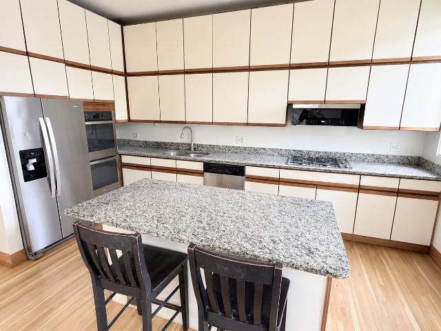 534 W Dickens Street # 2