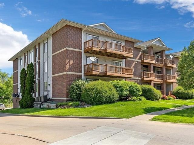 534 W Side Dr, Iowa City, IA 52246