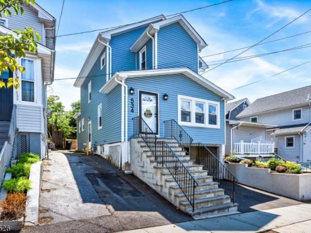 534 White St
