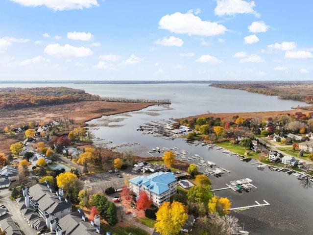 5355 Hansons Lndg Apt 104, Madison, WI 53704