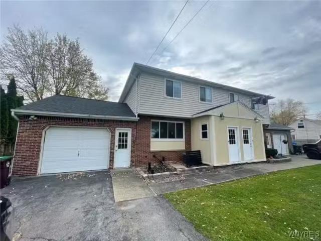 5355 Lake Avenue, Left, Orchard Park, NY 14127