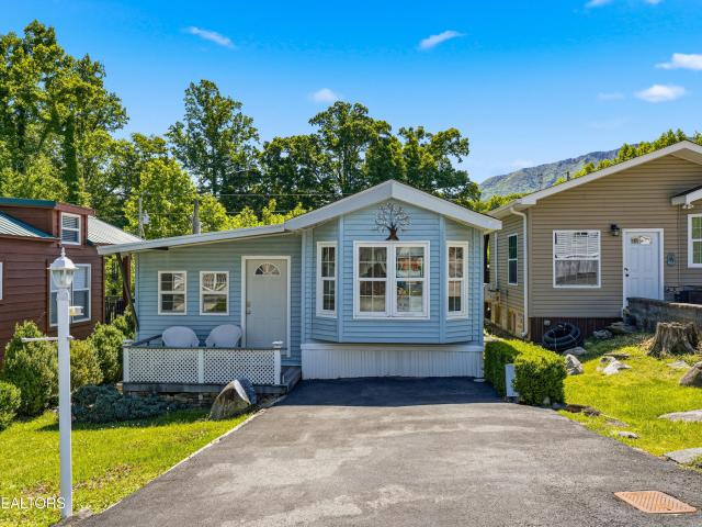 5355 Parkway Pkwy 25
