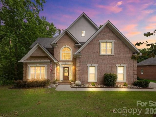 5355 Shannamara Dr, Matthews, NC 28104