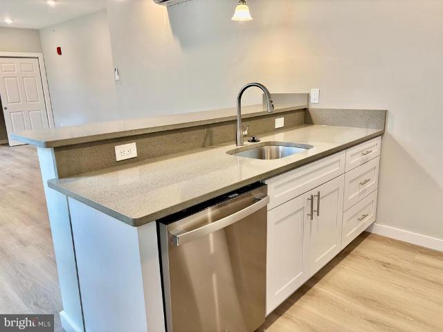 5356 58 Cedar Avenue # 6