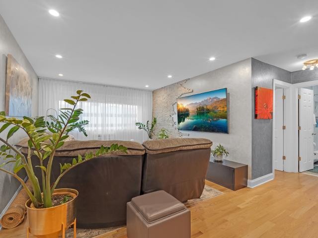 5358 N Cumberland Avenue # 421