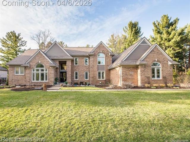 5350 Hidden Pines Dr, Genoa Township, MI 48116