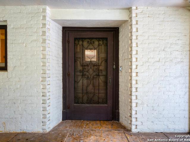 5351 Fredericksburg
