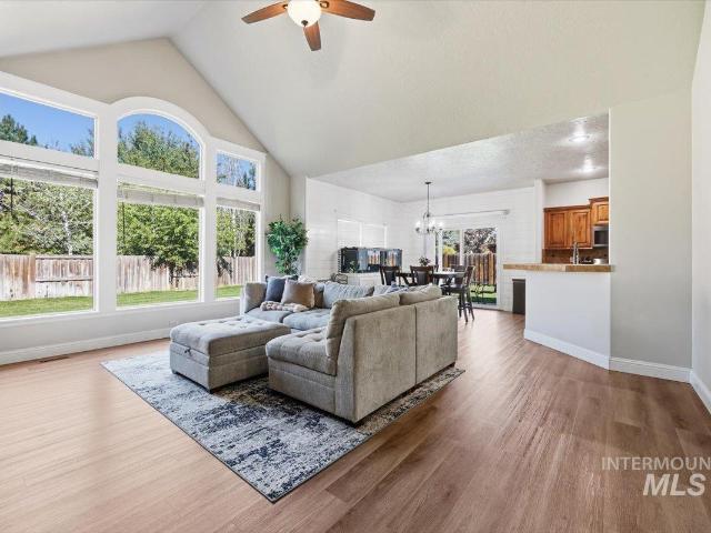 5353 Mink Creek Ave