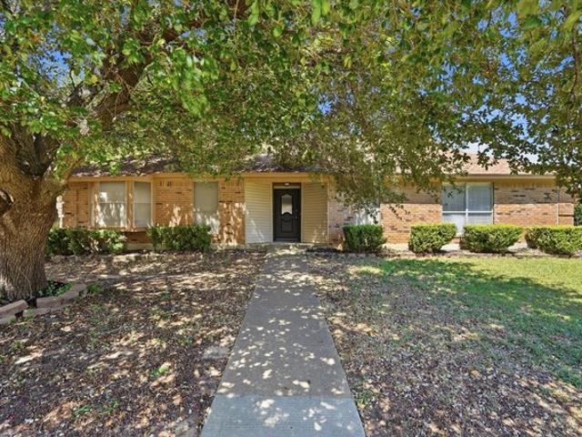 5353 Lynda Ct, North Richland Hills, TX 76180