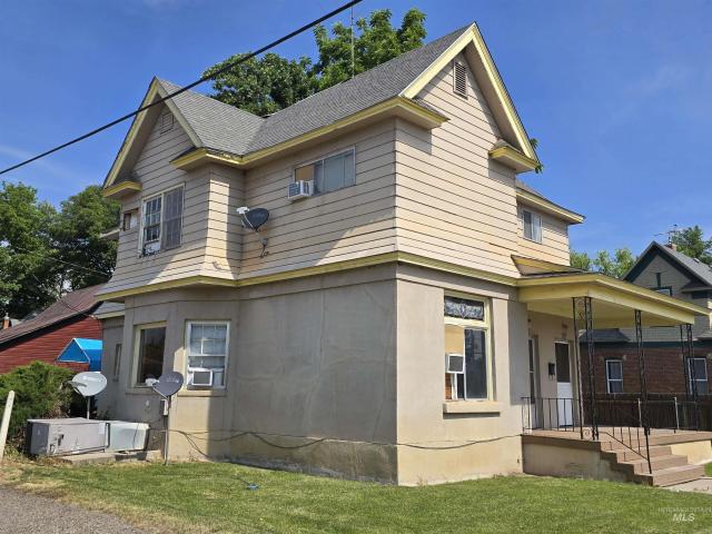 535 & 537 W 1st St