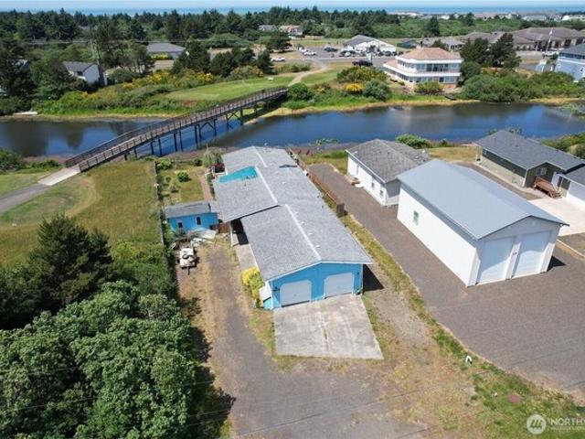 535 Canal Dr NE, Ocean Shores, WA 98569