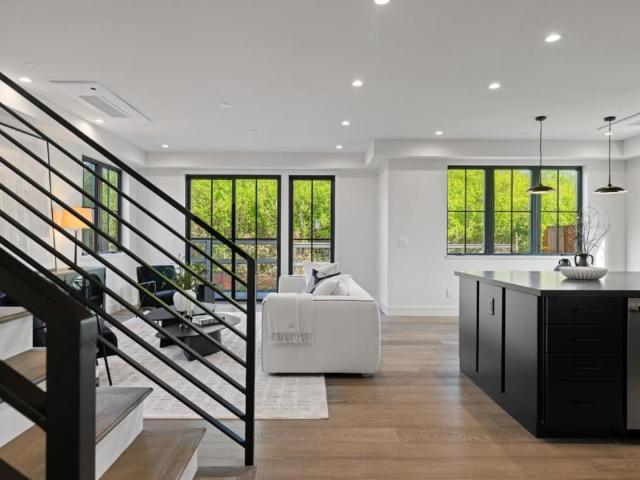 535 Creekside Court