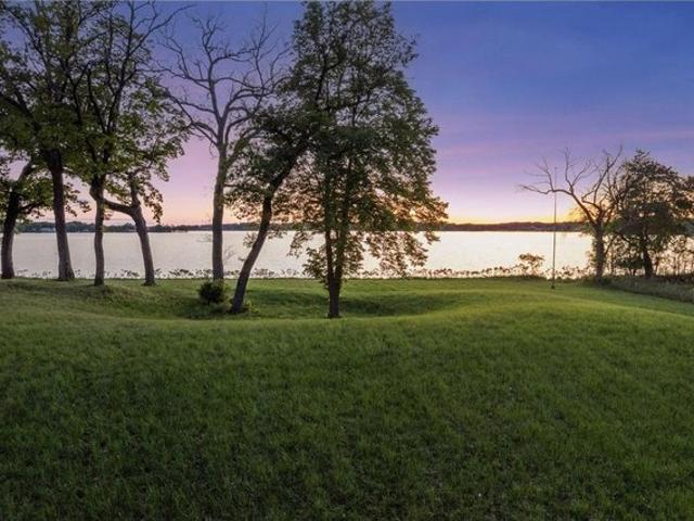 535 Bushaway Rd, Wayzata, MN 55391