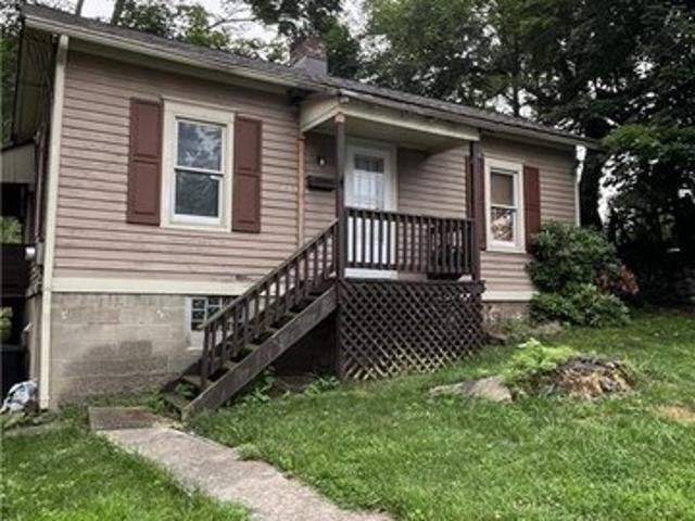 535 E Washington St, Rochester, PA 15074