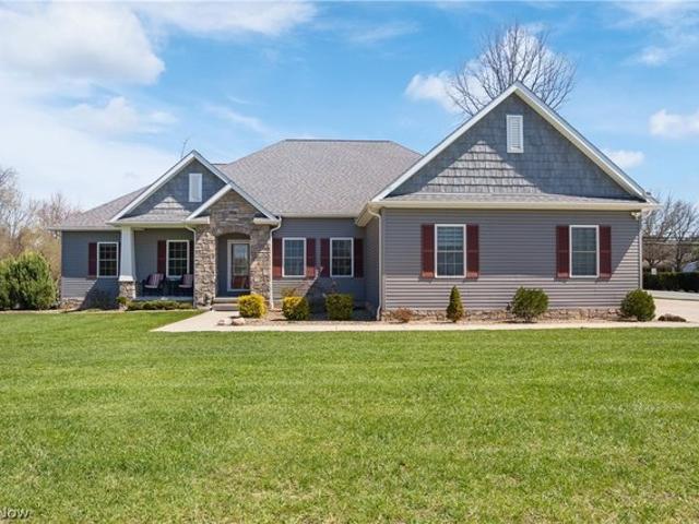 535 E Caston Rd, Green, OH 44685