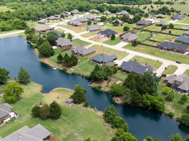 535 Eagle Lake Ln, Newcastle, OK 73065