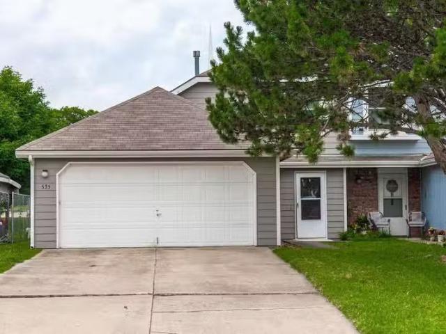 535 Eldridge Street, Lawrence, KS 66049 649688184