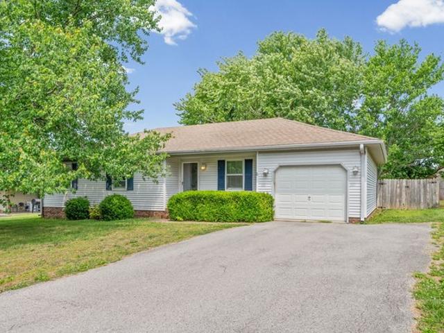535 Fox Chase Ct, Hopkinsville, KY 42240