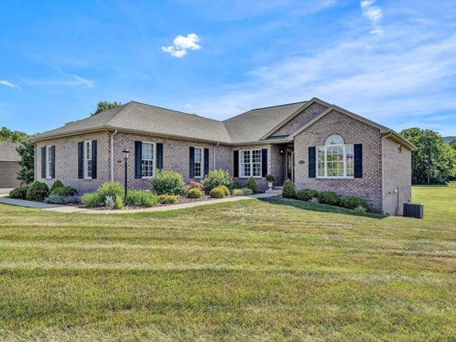 535 Hollymeade Ln, Daleville, VA 24083