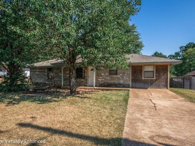 535 Omaha St, Gladewater, TX 75647