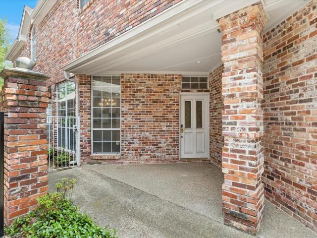 535 Lochngreen Trail