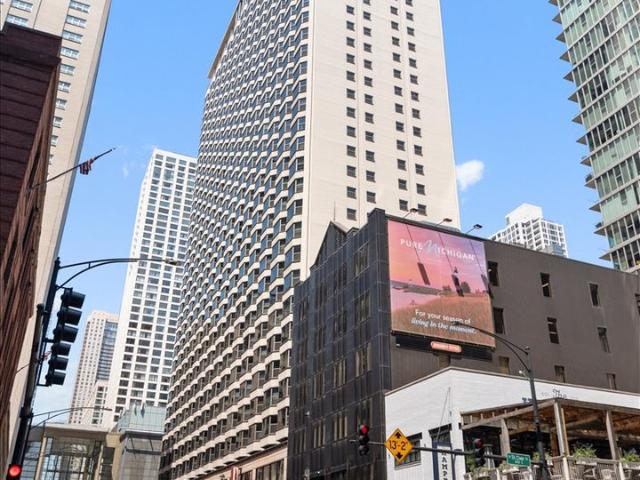 535 N Michigan Avenue # 3211