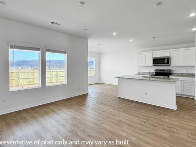 535 Nevada St, Farmington, AR 72730